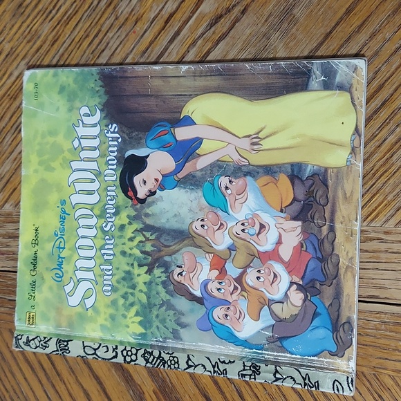 Disney | Other | Walt Disneys Snow White And The Seven Dwarfs | Poshmark